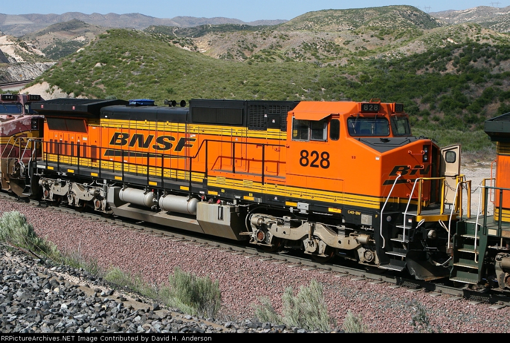 BNSF 828